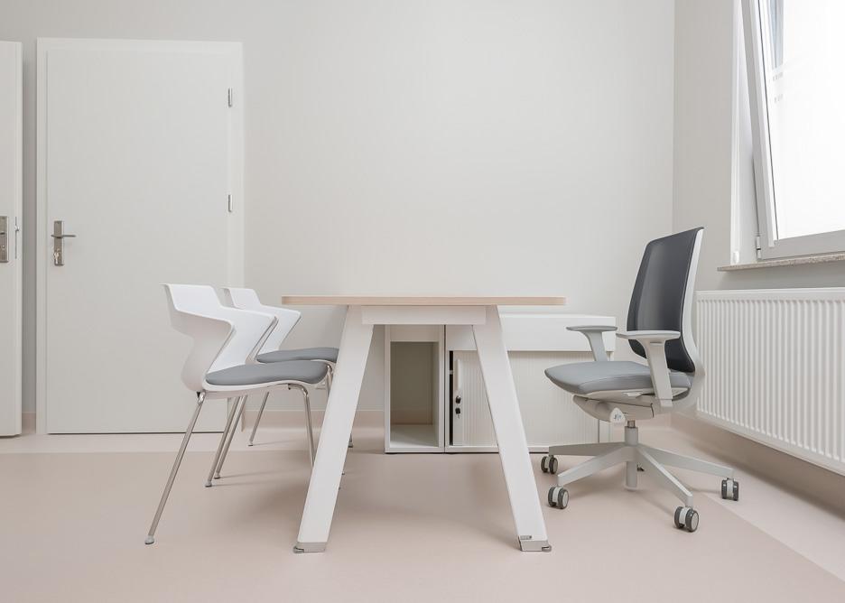 Simplic desks | BALMA - ArchiUp.com - A free BIM & CAD objects library