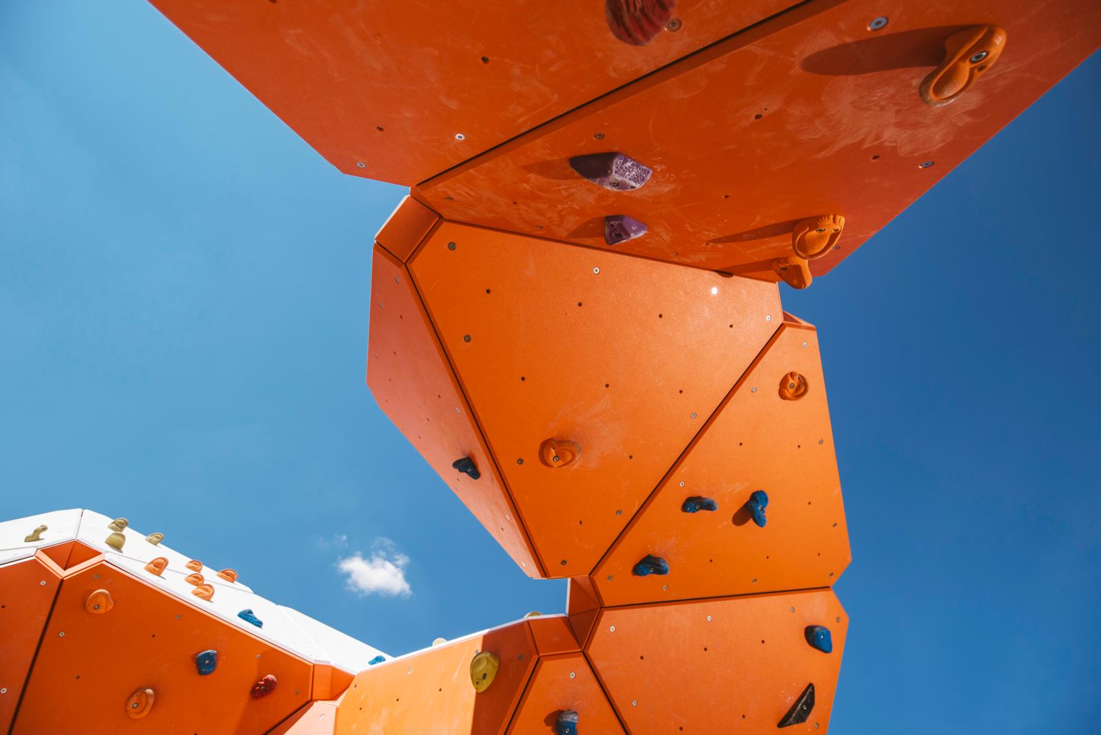 Climbing wall ZigZag Boulder Z003 | Grupa Techramps - ArchiUp.com - A ...