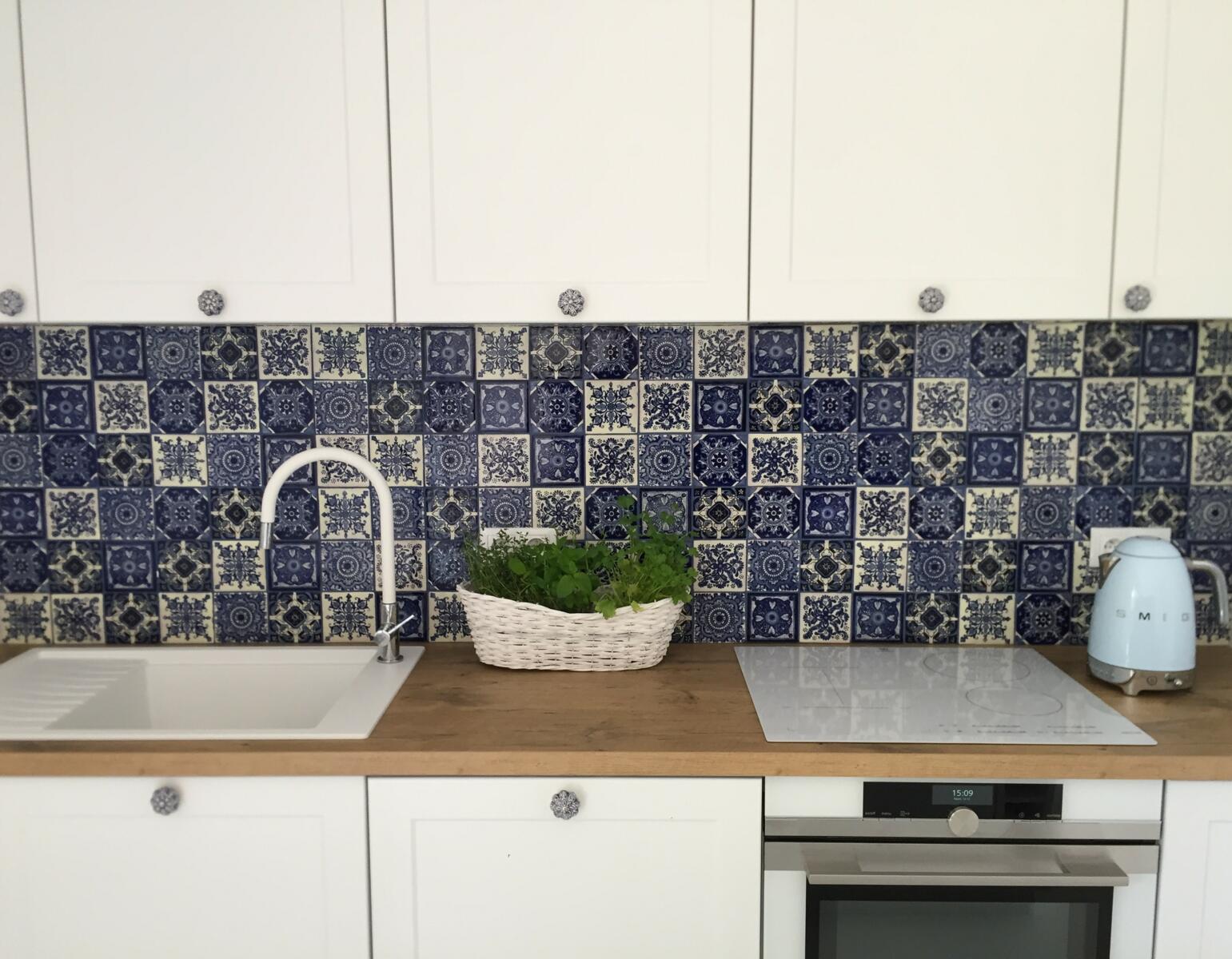 Mexican tiles in a classic kitchen | Cerames - ArchiUp.com - A free BIM ...